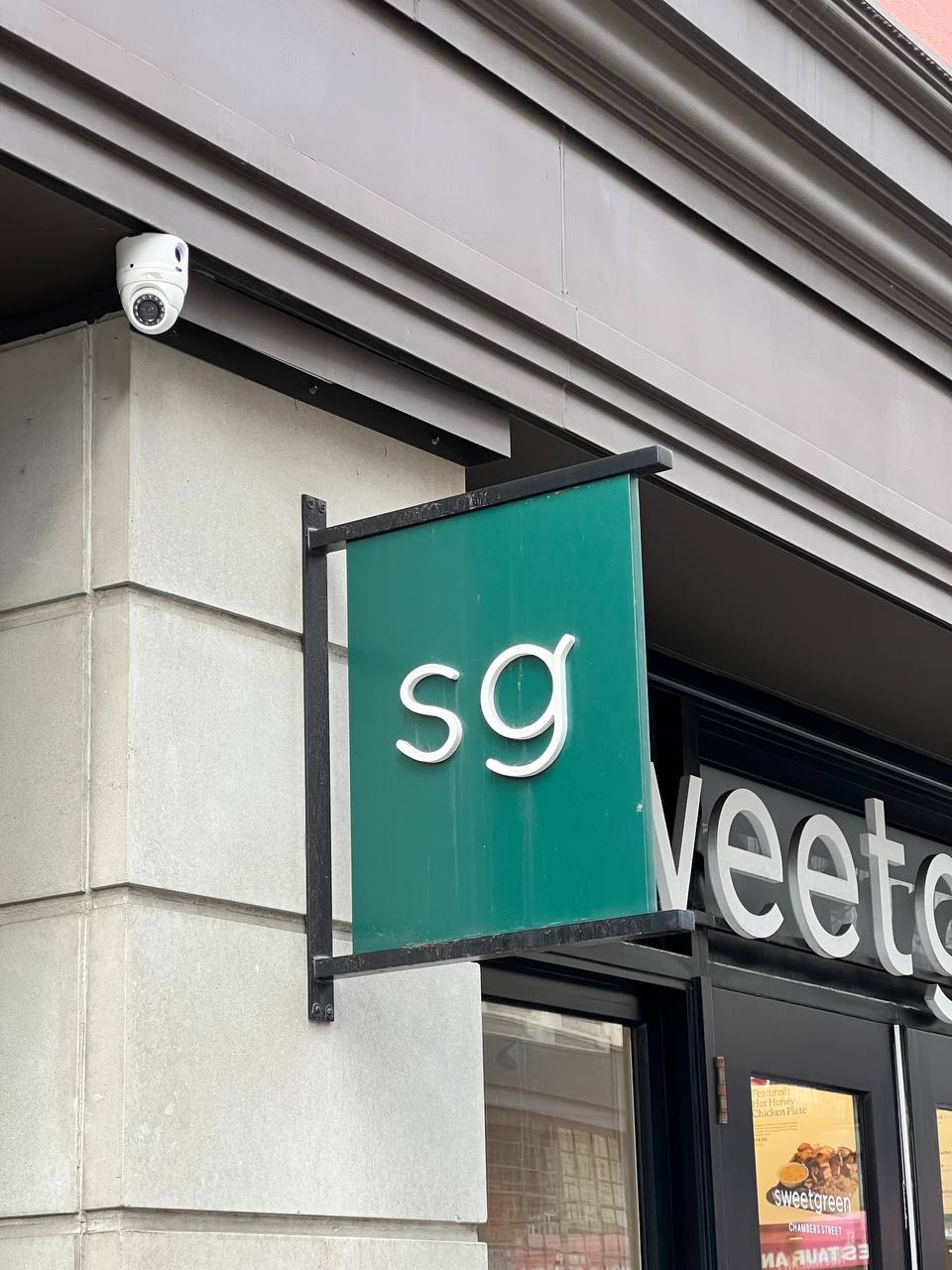 Custom stylish blade sign fabricators in NYC – Girzan Signs